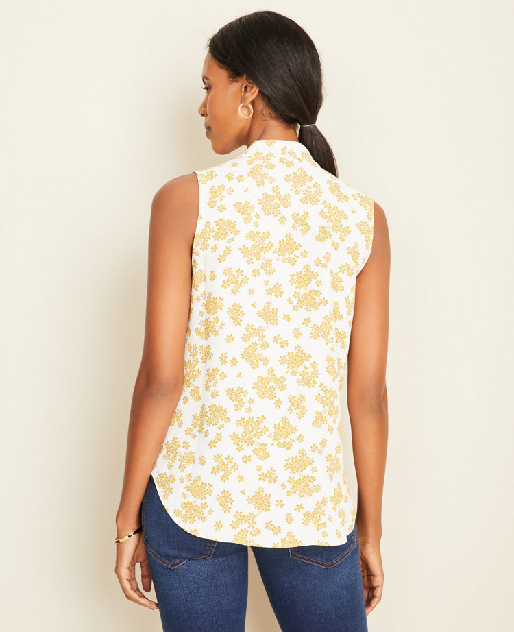 Petite Petaled Overlapped V-Neck Shell