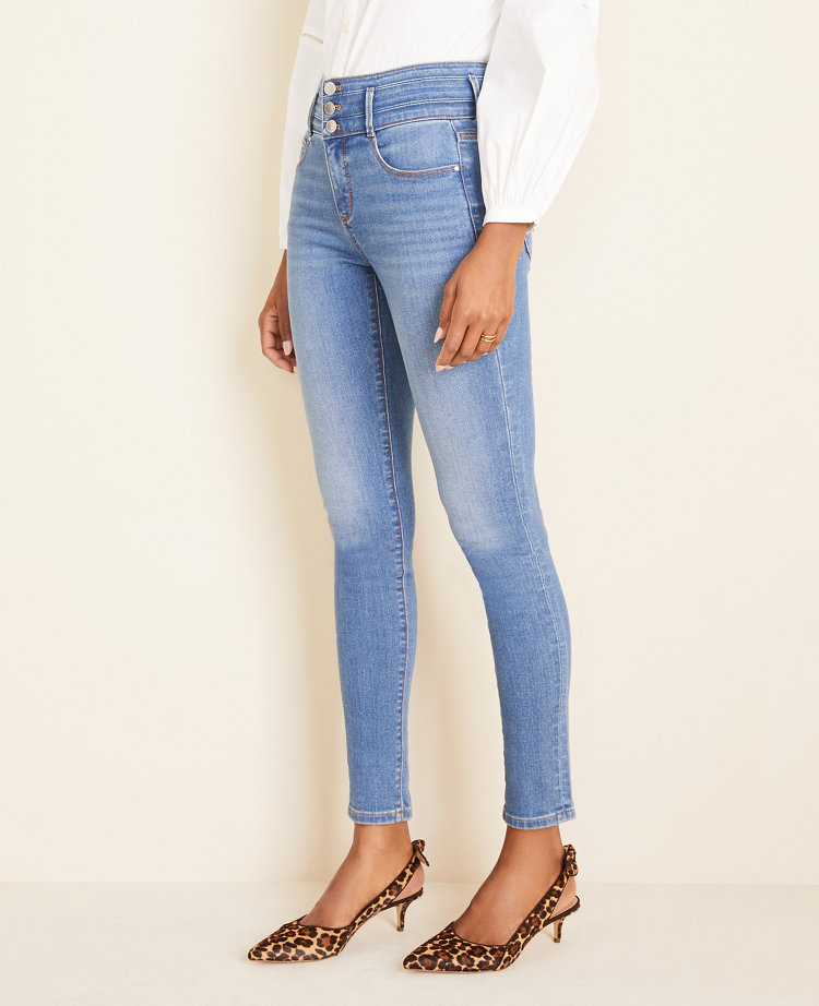 Curvy High Rise Sculpting Pocket Skinny Jeans in Light Stone Wash