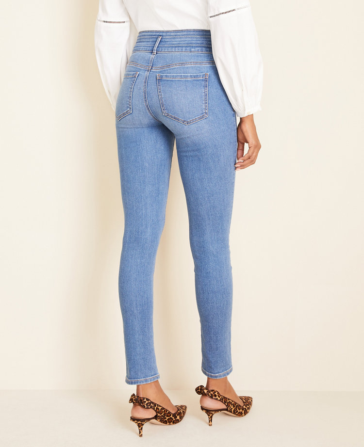 Curvy High Rise Sculpting Pocket Skinny Jeans in Light Stone Wash