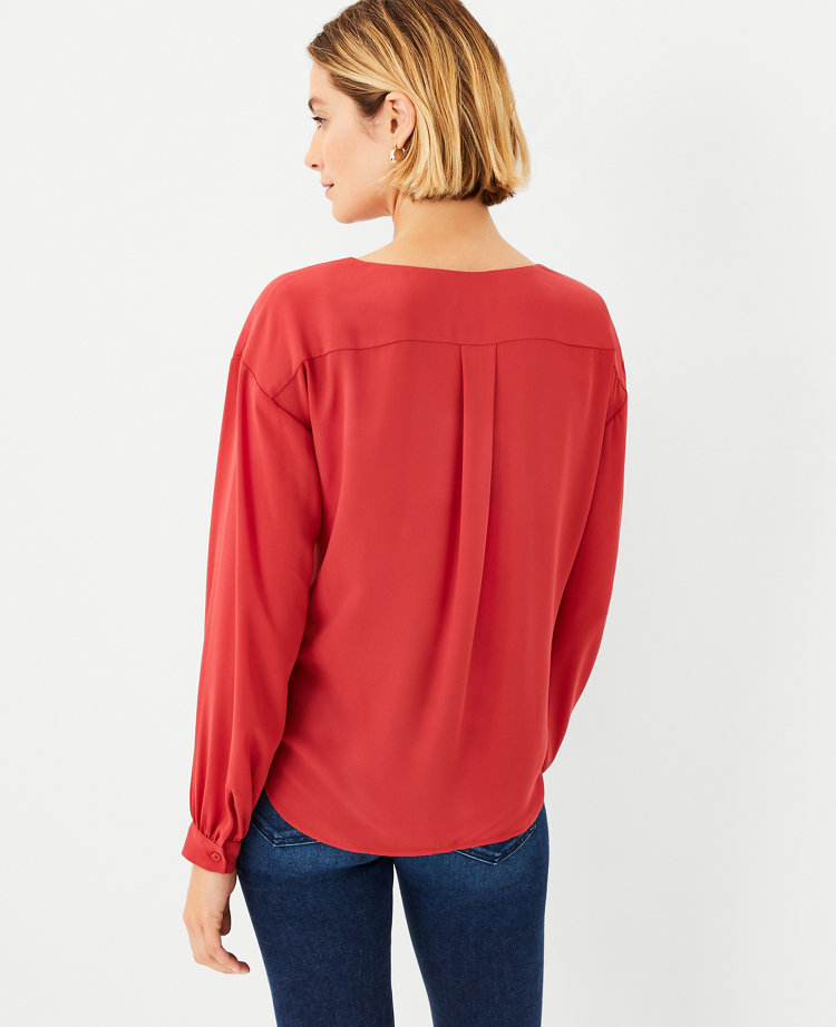 Seamed Split Neck Popover