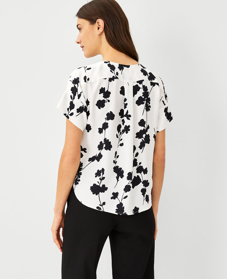 Floral Seamed Split Neck Popover