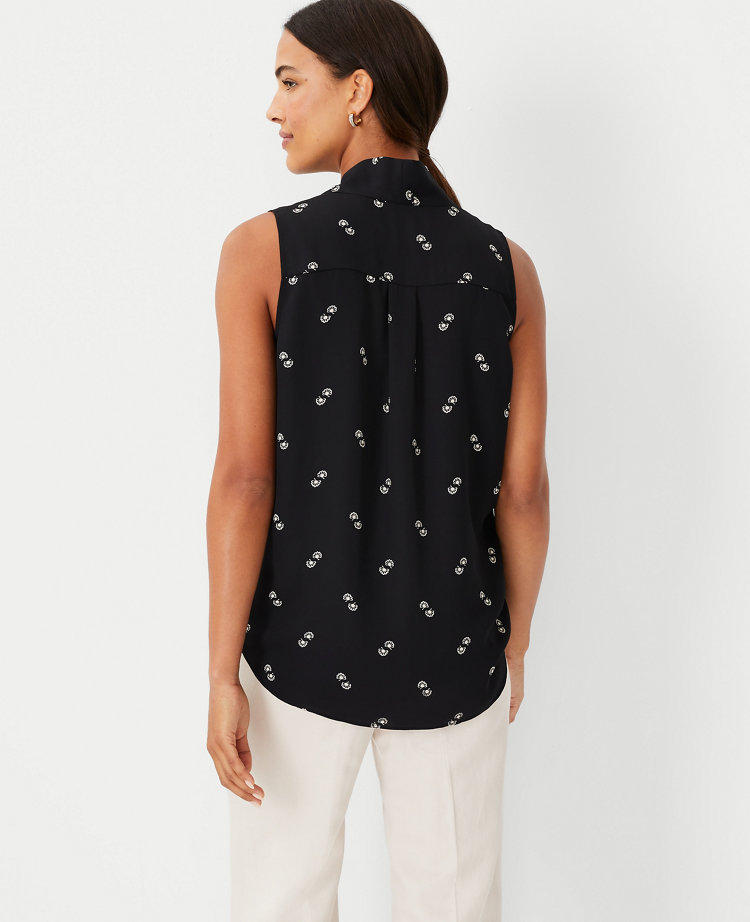 Floral Bow Neck Shell