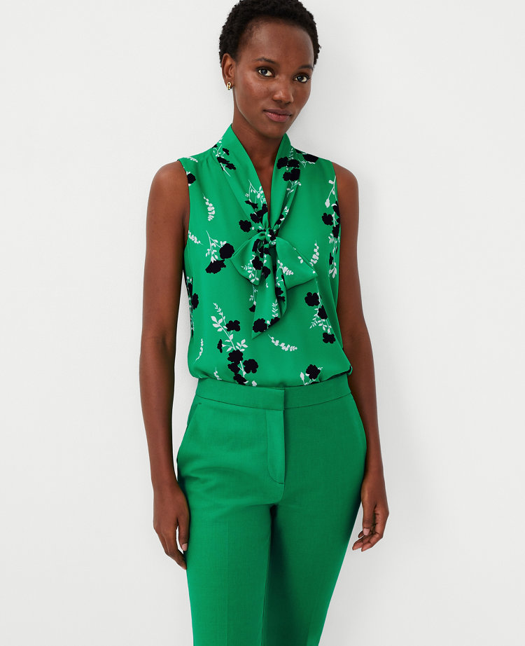 Floral Bow Neck Shell