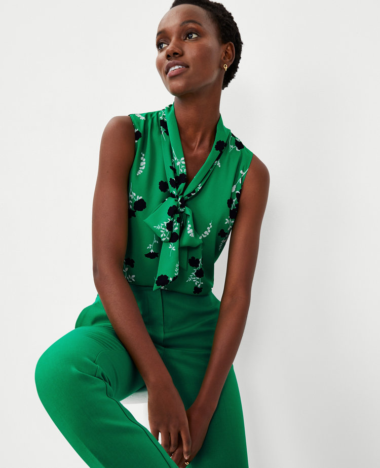 Floral Bow Neck Shell