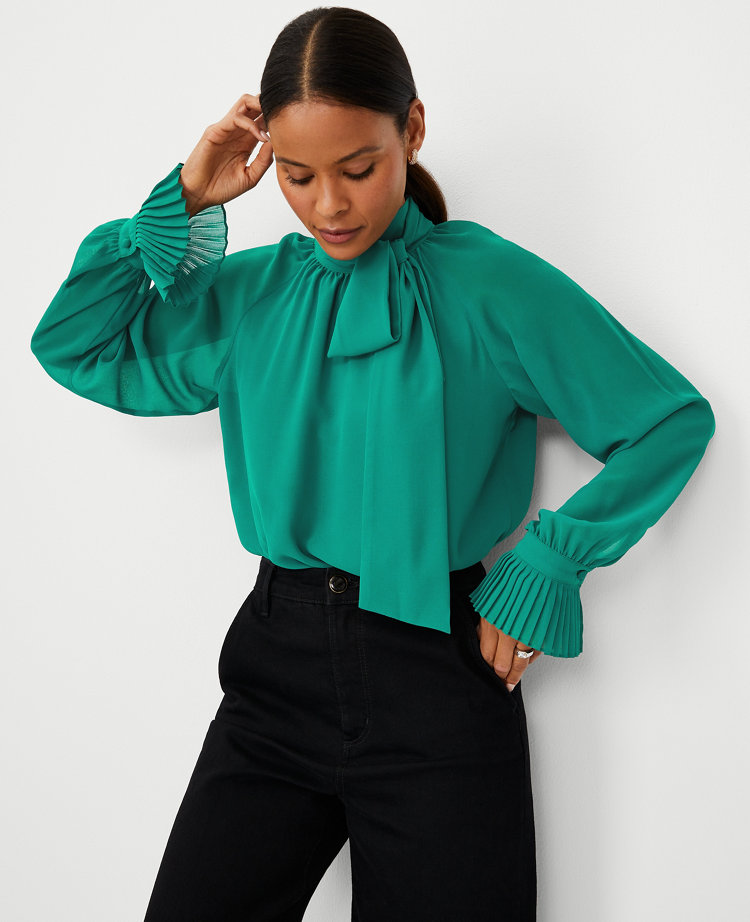 Raglan Bow Pleated Cuff Top