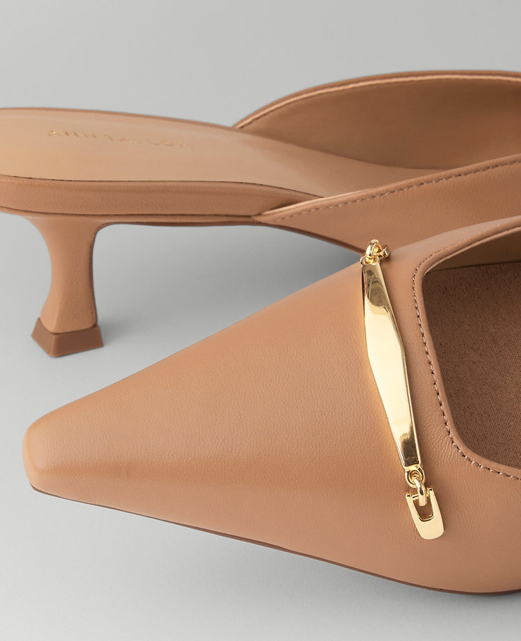 Chain Leather Mule Pumps