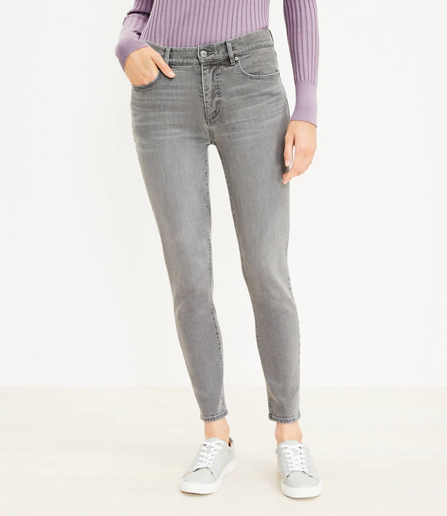 Curvy Mid Rise Skinny Jeans in Staple Grey Wash