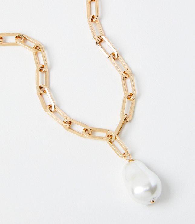 Pearlized Chain Link Pendant Necklace